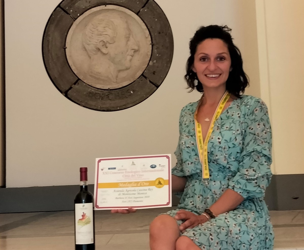 Medaglia d'Oro alla presidente Coldiretti Asti Monica Monticone al ...