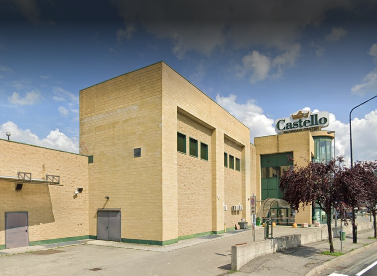 Incendio al Centro Commerciale "Il Castello" di Canelli - Lavocediasti.it